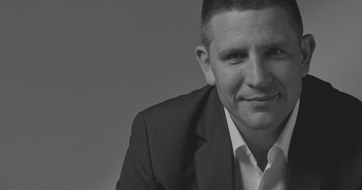 Book Steve Price for your next event | Celebrity Speakers